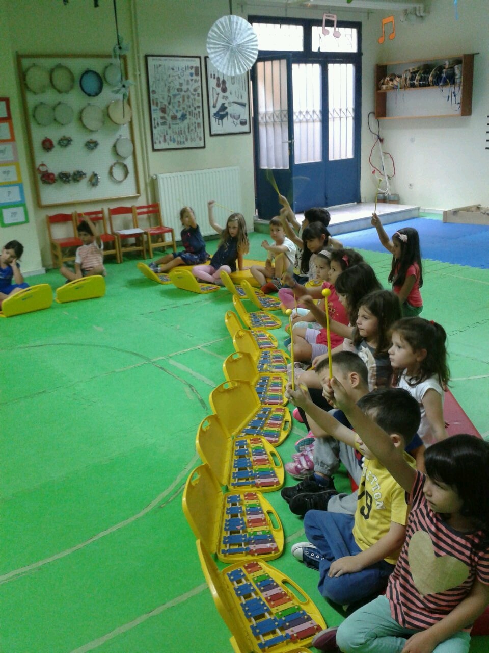Μουσική – International Baby College – Παιδικός σταθμός Θεσσαλονίκη