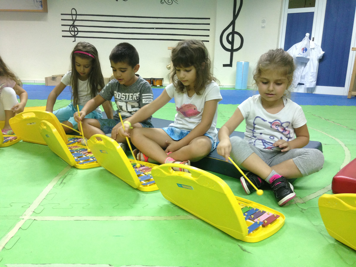 Μουσική – International Baby College – Παιδικός σταθμός Θεσσαλονίκη