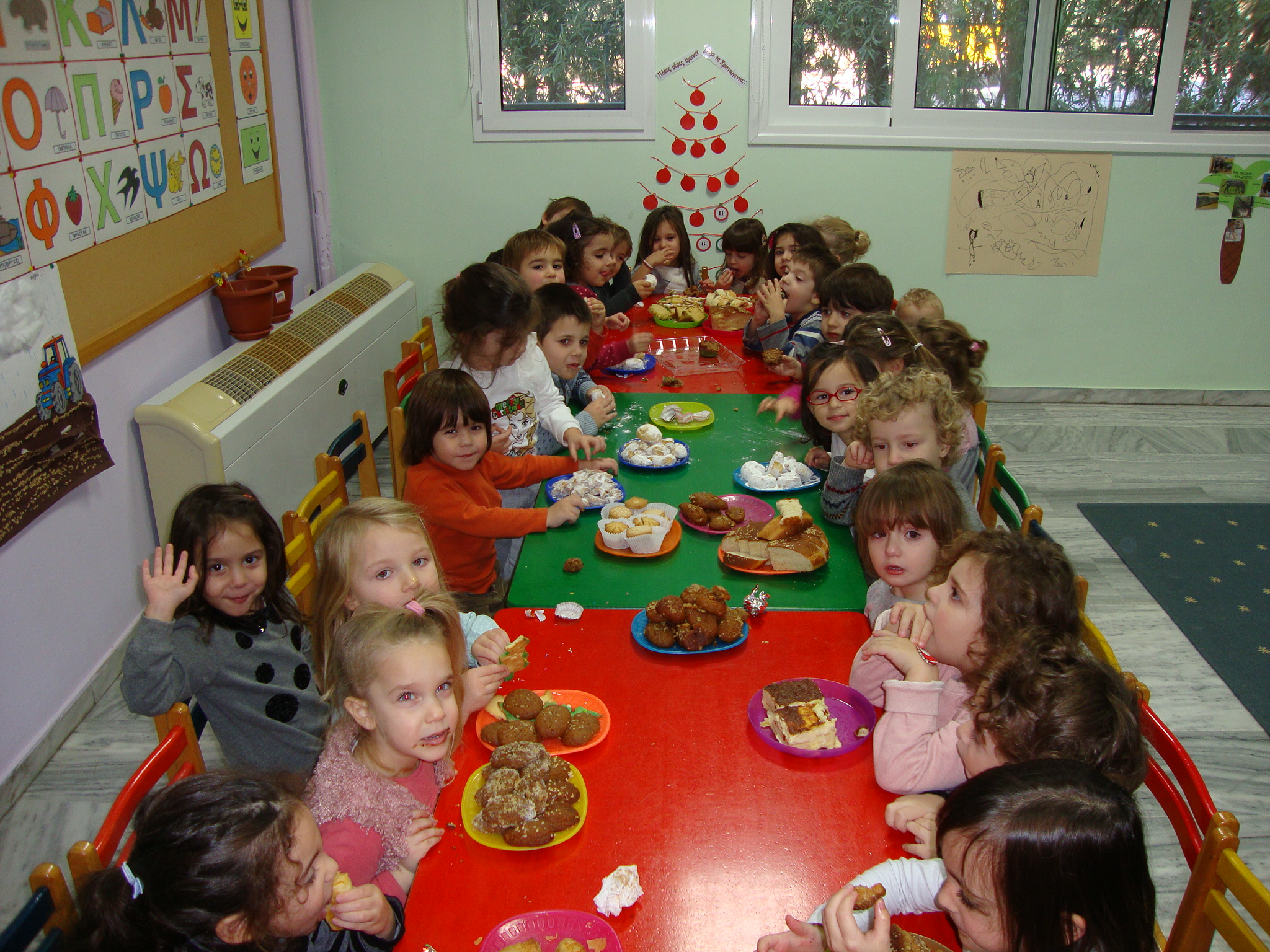 Χριστουγεννιάτικο τραπέζι – International Baby College – Παιδικός ...